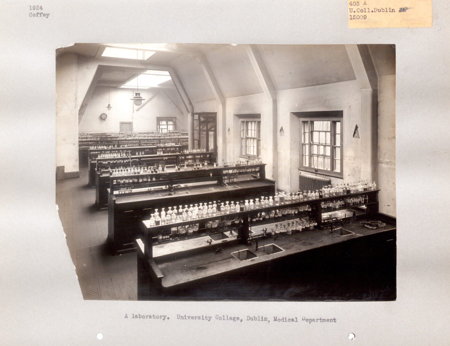 University_College_Dublin_Medical_Department_laboratory_Display - REsource